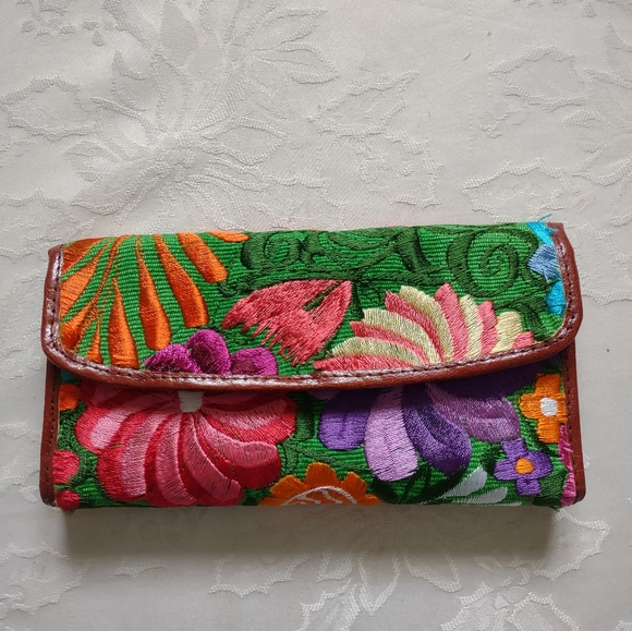 Hecho en Mexico | Bags | Embroidered Floral Leather Trifold Wallet ...